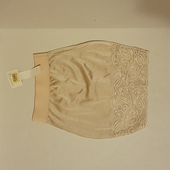 Cabernet | Intimates & Sleepwear | Nwt Cabernet Shapewear With Lace ...